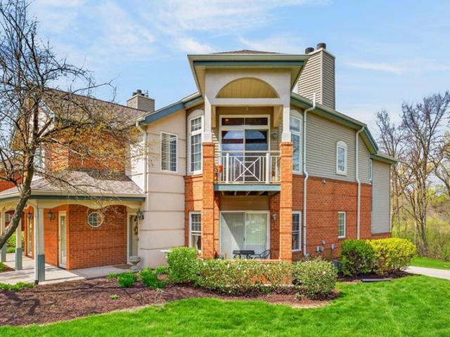 18950 Toldt Woods Dr Unit 19, Brookfield, WI 53045