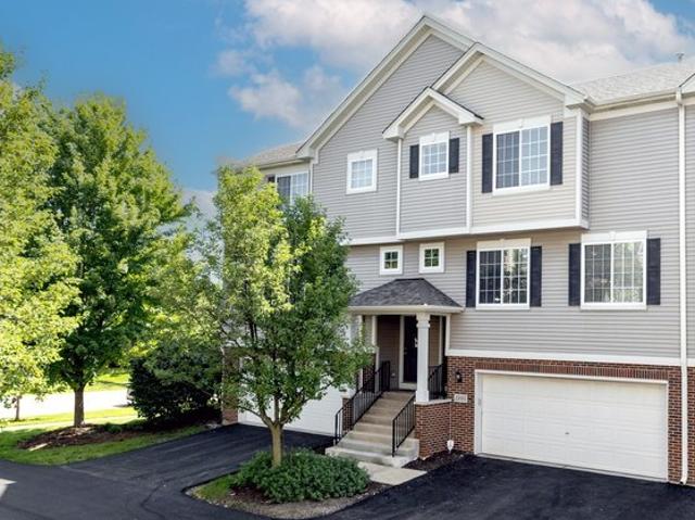 1895 Indian Hill Ln, Aurora, IL 60503