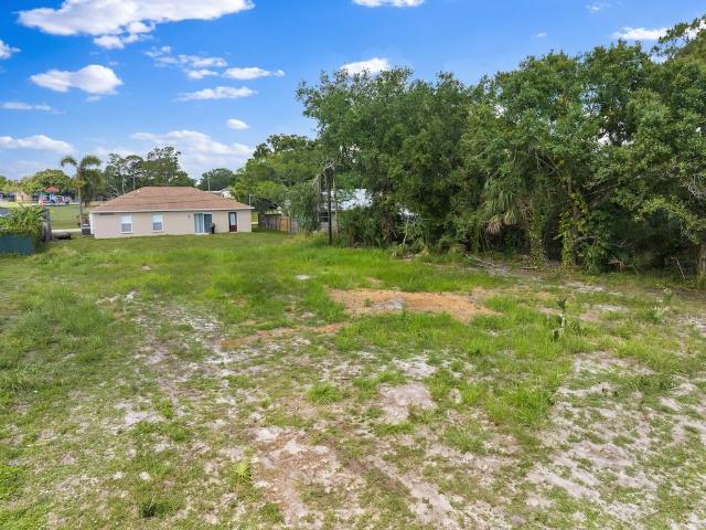 1895 Sunrise Dr SW, Vero Beach, FL 32962 | MLS #288233 | Compass