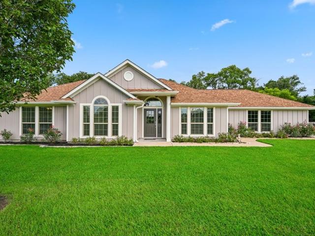 18964 Old Bundick Rd, Hearne, TX 77859