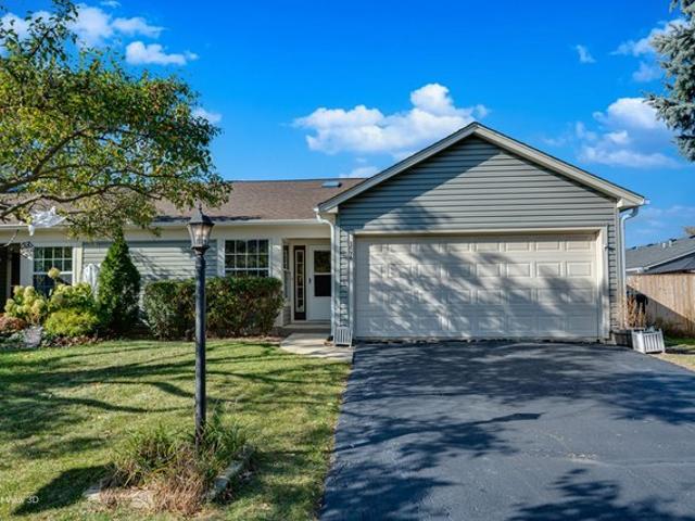 1896 Appaloosa Dr, Naperville, IL 60565