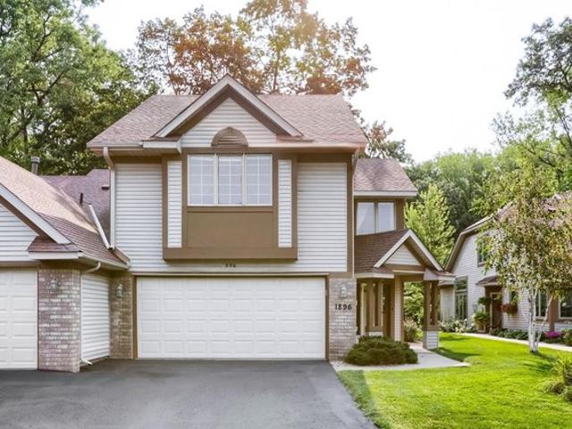 1896 Beebe Rd, Maplewood, MN 55109