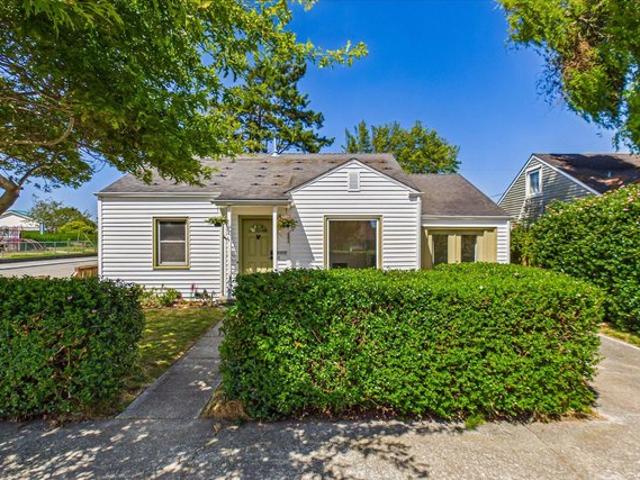 1896 Blakeslee Ave, Arcata, CA 95521