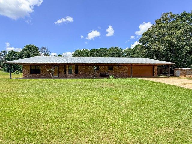 1896 County Road 4117, Atlanta, TX 75551