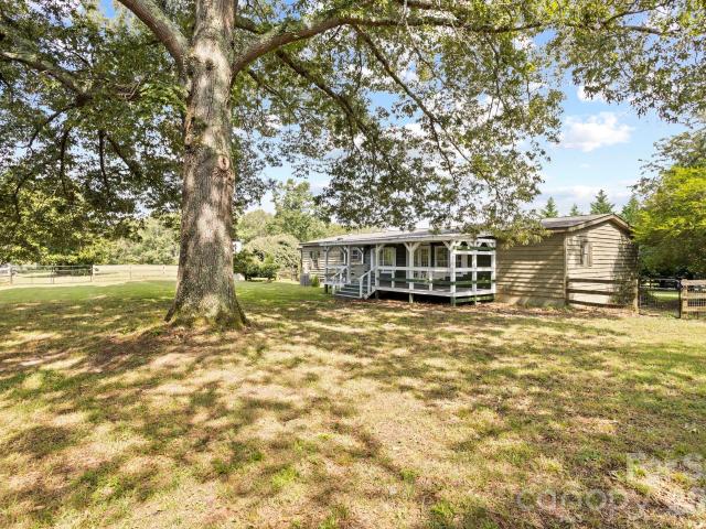 1896 E Green Creek Drive