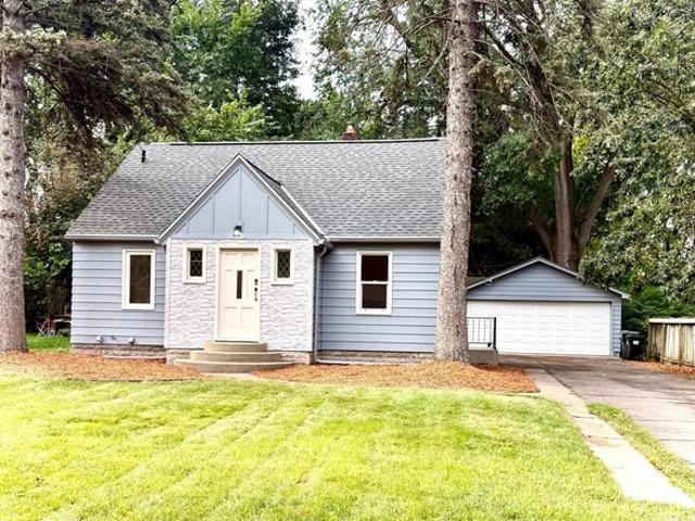 1896 Glenpaul Ave, Arden Hills, MN 55112