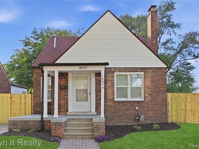 18979 Lindsay St, Detroit, MI 48235