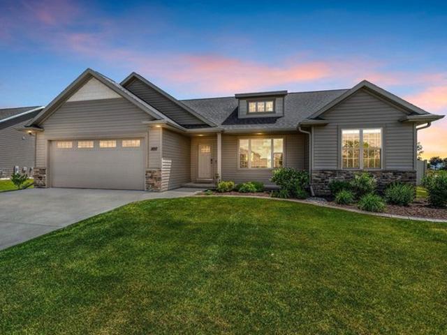 1897 Meadowland Ct, Green Bay, WI 54311