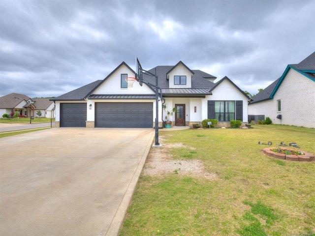 18982 E Woodland Rd, Catoosa, OK 74015