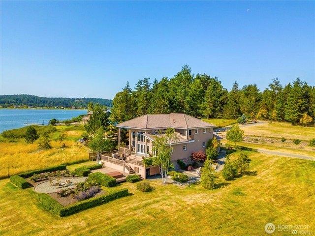 1898 Bayshore Rd, Lopez Island, WA 98261