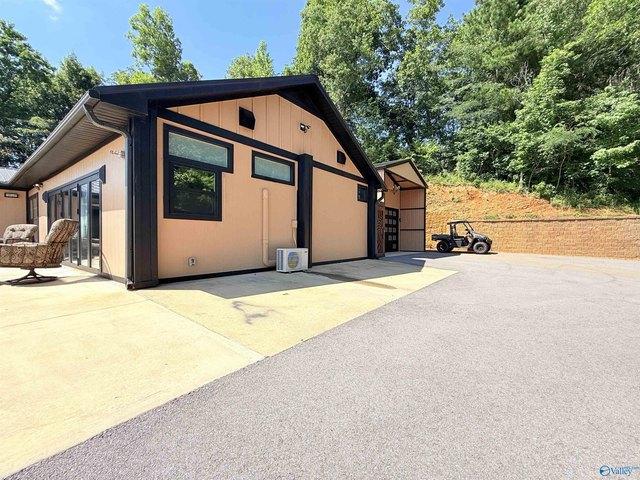 1899 Mohawk Cliff Rd, Ohatchee, AL 36271