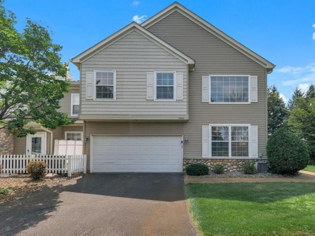 1899 Wildflower Ct, Shoreview, MN 55126