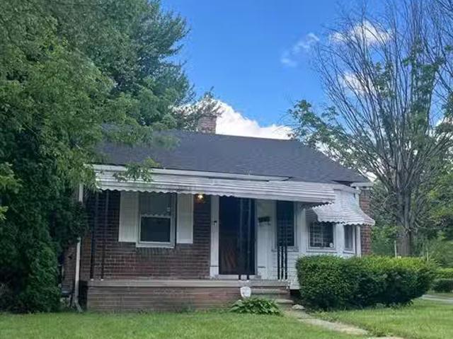 18900 MCCORMICK ST, DETROIT, MI 48224 Single Family Residence.
