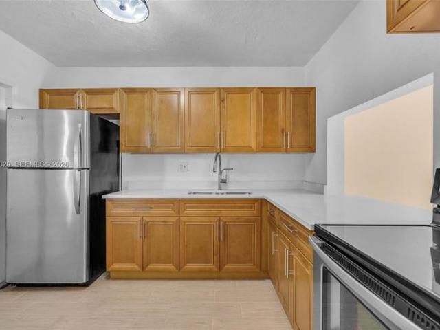 18900 NE 3rd Ct Apt 520, Miami, FL 33179