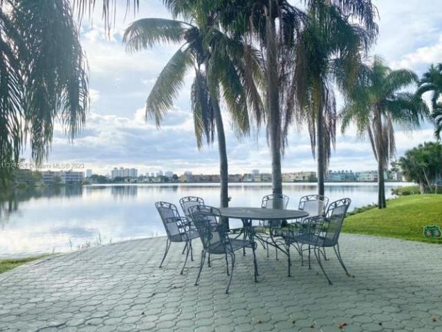 18901 14th Ave NE #106, Miami, FL 33179