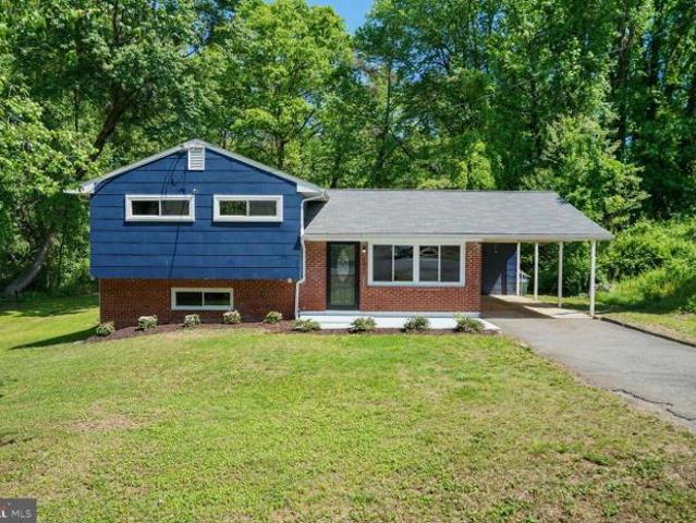18901 Barnette Cir, Triangle, VA 22172