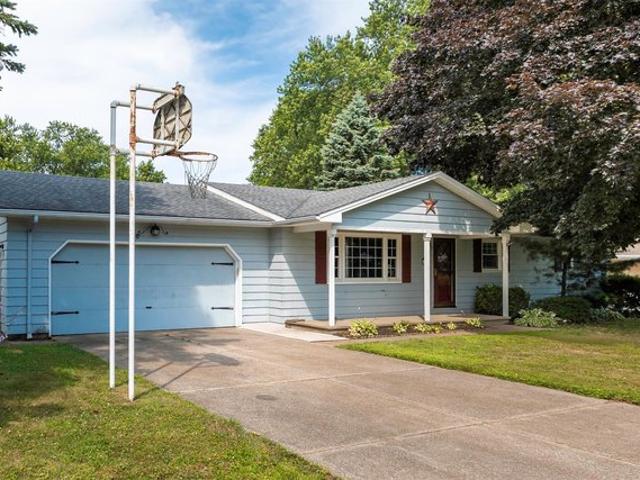 1890 Apple Dr, Fairview, PA 16415