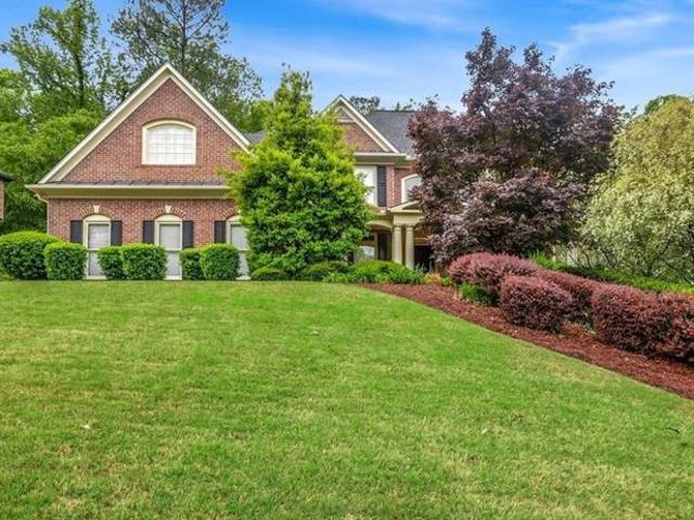 1890 Chattahoochee Run Dr, Suwanee, GA 30024