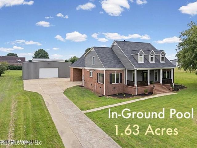 1890 Green Village Dr, Hernando, MS 38632