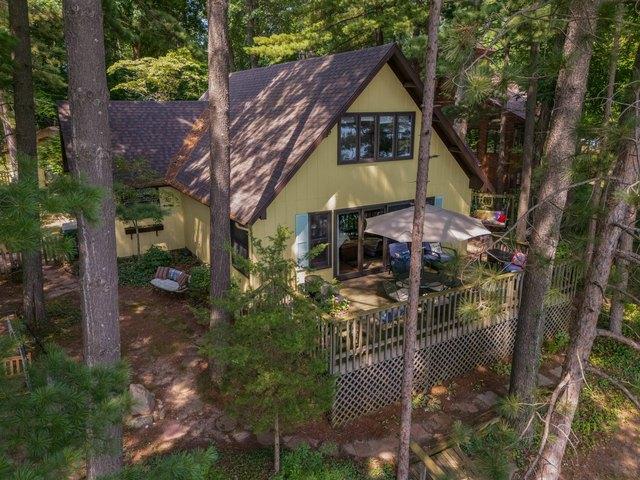 1890 Hemlock Crest Dr, Quincy, MI 49082