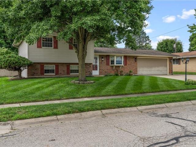 1890 Wilshire Dr, Xenia, OH 45385
