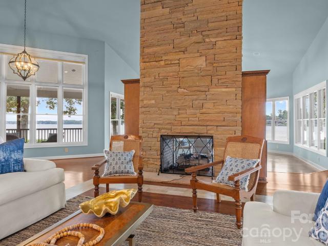 1890 Yacht Club Dr, Denver, NC 28037 | MLS #4305