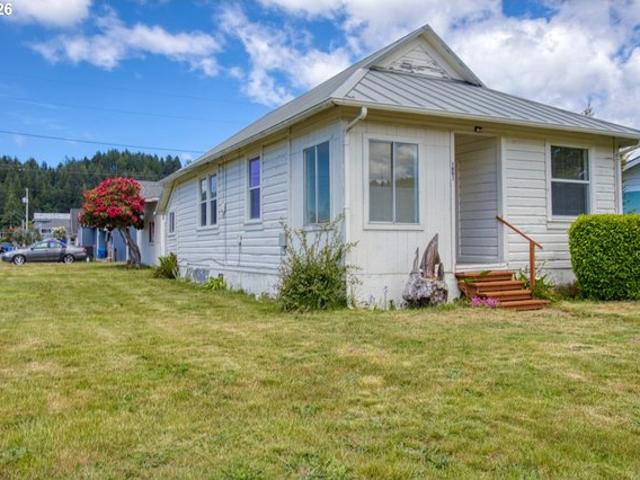 1891 Dogwood Ave, Reedsport, OR 97467