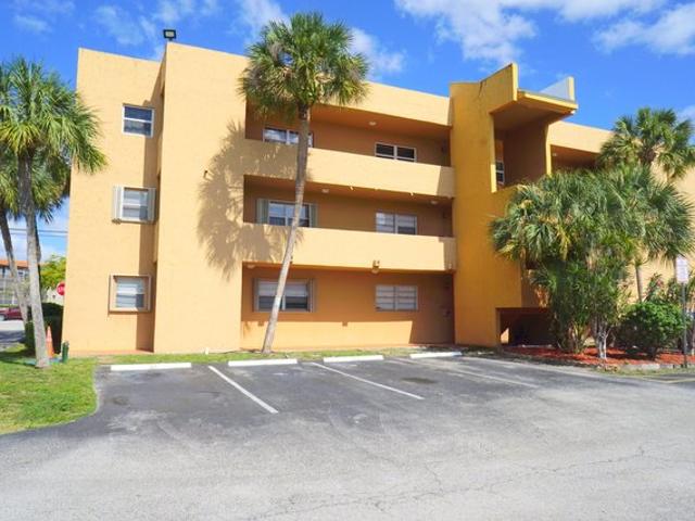 1891 SW 81st Ave Unit 202, North Lauderdale, FL 33068