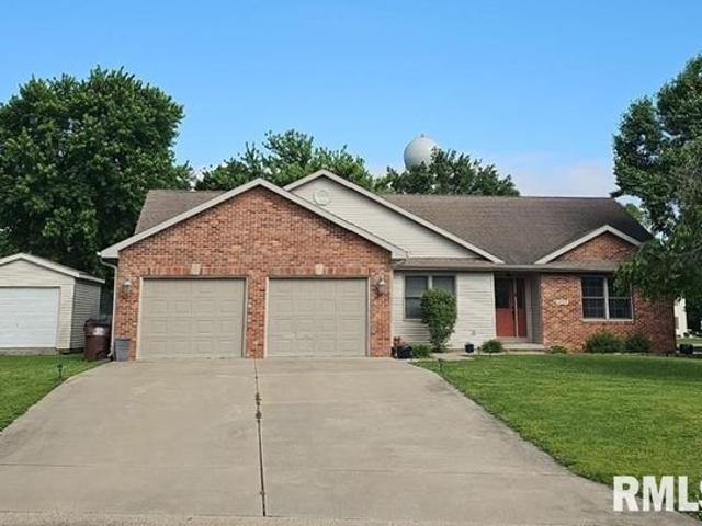 18920 Perry Dr, Virden, IL 62690