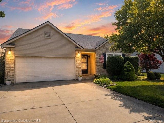 1892 Elkton Dr, Frenchtown, MI 48162