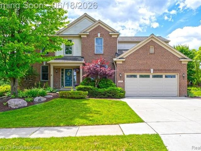 1892 Ring Neck Dr, Rochester, MI 48307