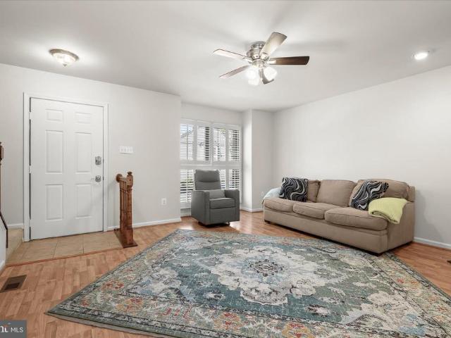 18933 Ferry Landing Circle