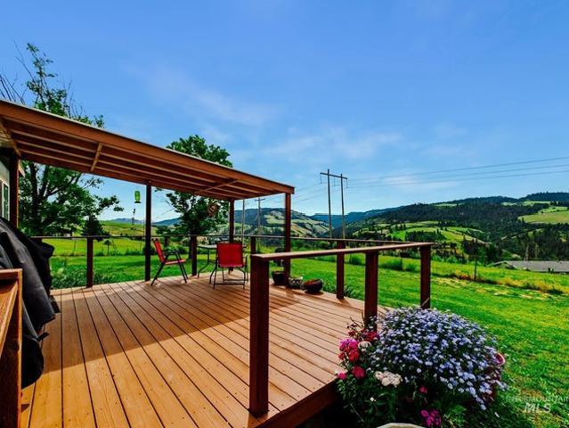 18934 Finch Ln, Lenore, ID 83541