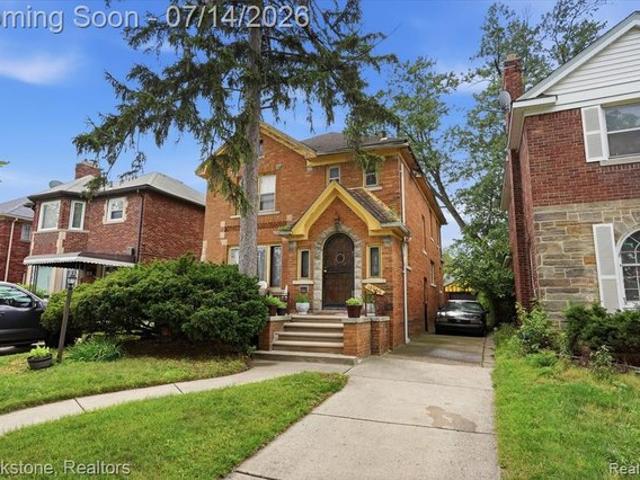 18939 Santa Barbara Dr, Detroit, MI 48221
