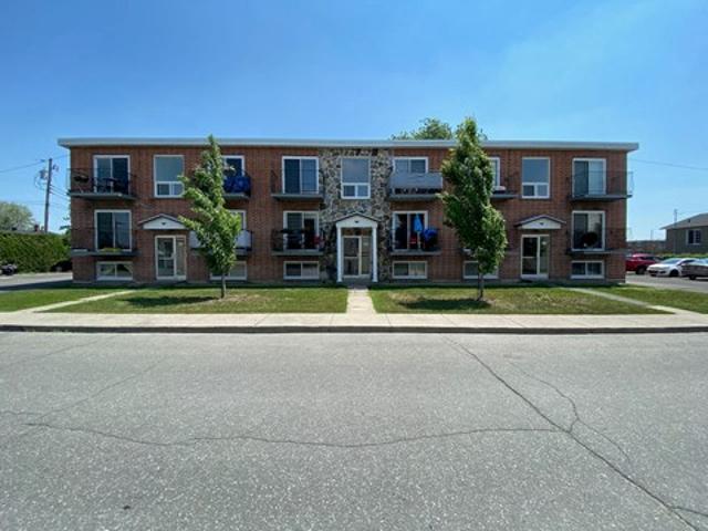 189 193 197 Rue Desjardins N 1 Bedroom, 1 Bathroom