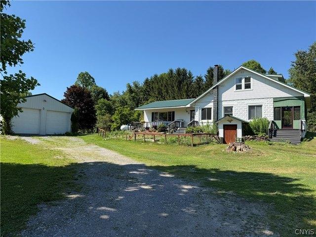 189 County Route 10, Pennellville, NY 13132