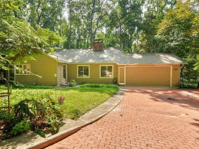 189 Dickinson Rd, Webster, NY 14580