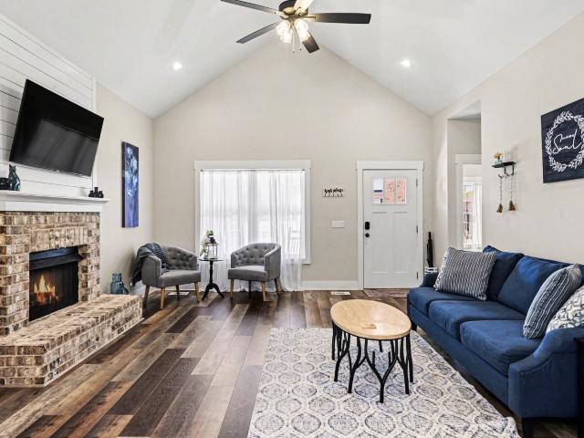 189 Julia Ann Ct