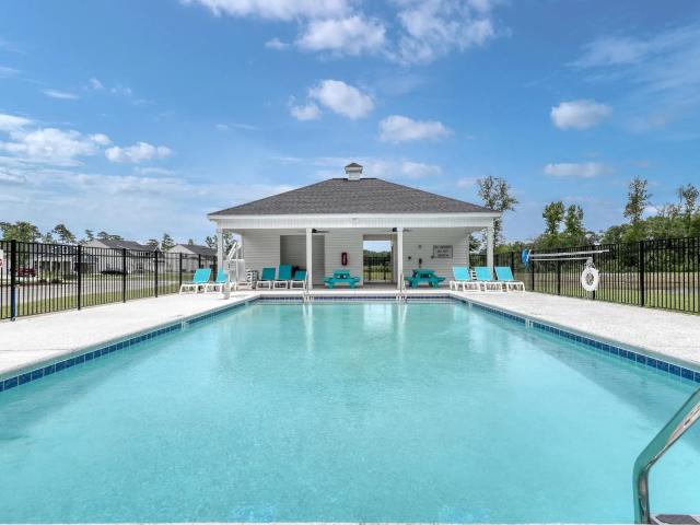 189 NW Mayflower Dr