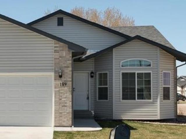 189 S Crescent Cir, Pueblo West, CO 81007
