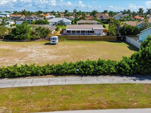 189 Sand Hill St Lot 2, Marco Island, FL 34145