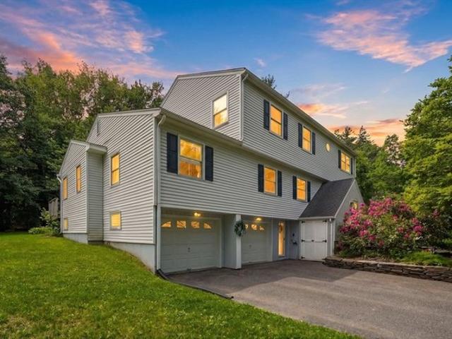 189 Pondview Dr, Amherst, MA 01002