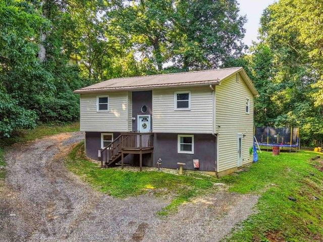 189 Pine Hollow Rd, Christiansburg, VA 24073