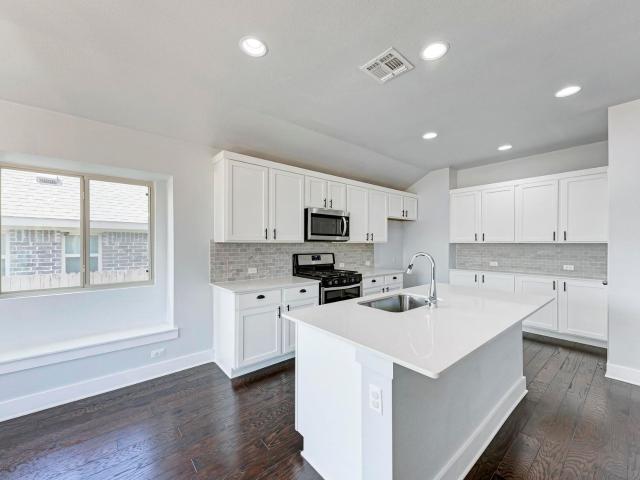 189 Tailwind Dr, Kyle, TX