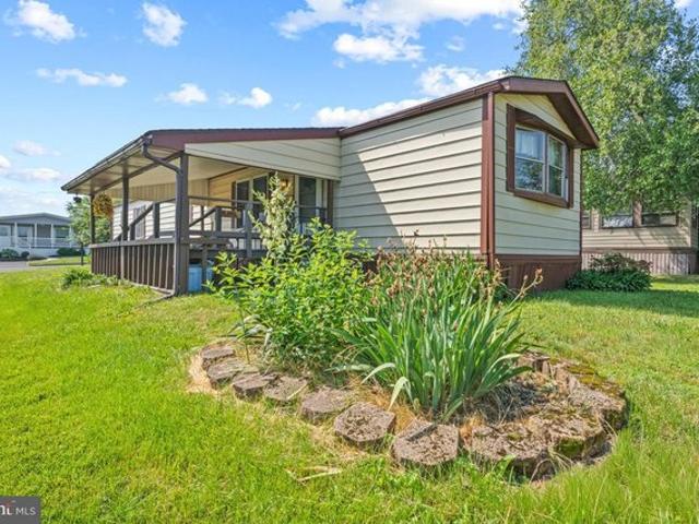 189 Upland Ct, North Wales, PA 19454