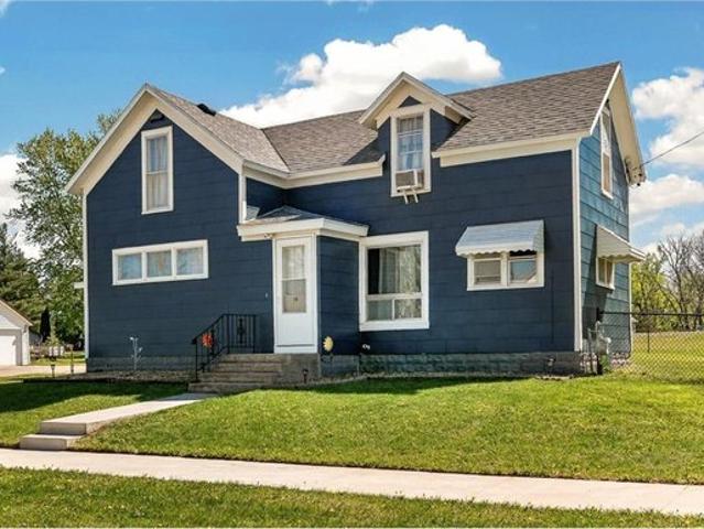 18 4th Ave NE, Dodge Center, MN 55927