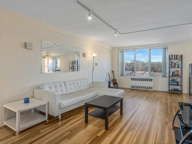 18 50 Street 6B