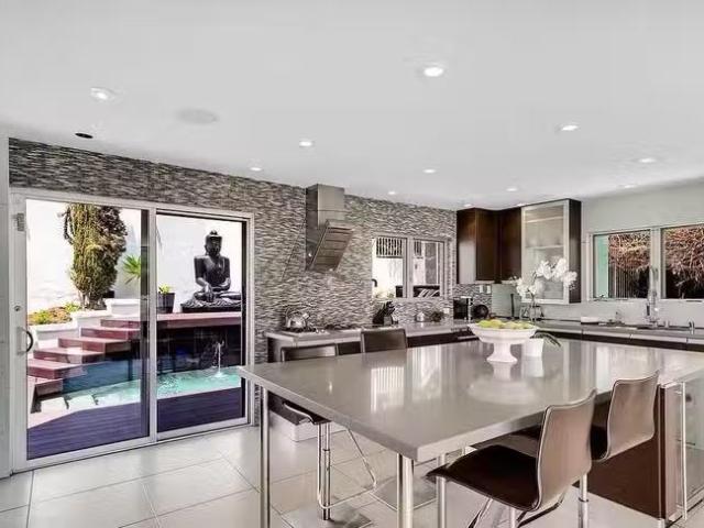 $18,650 4 Bedroom 5 Bathroom House In Los Angeles With Great.