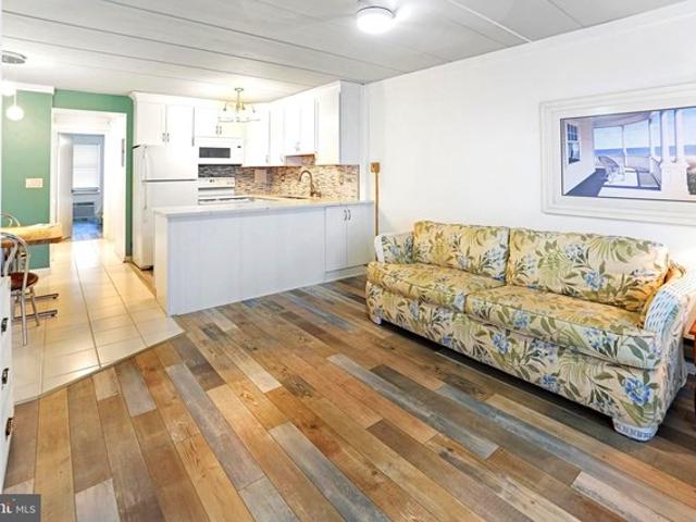 18 69th St Unit 9, Ocean City, MD 21842