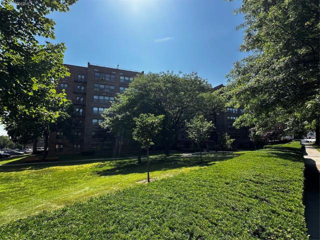 18 75 Corporal Kennedy Street, Unit 4A | Compass